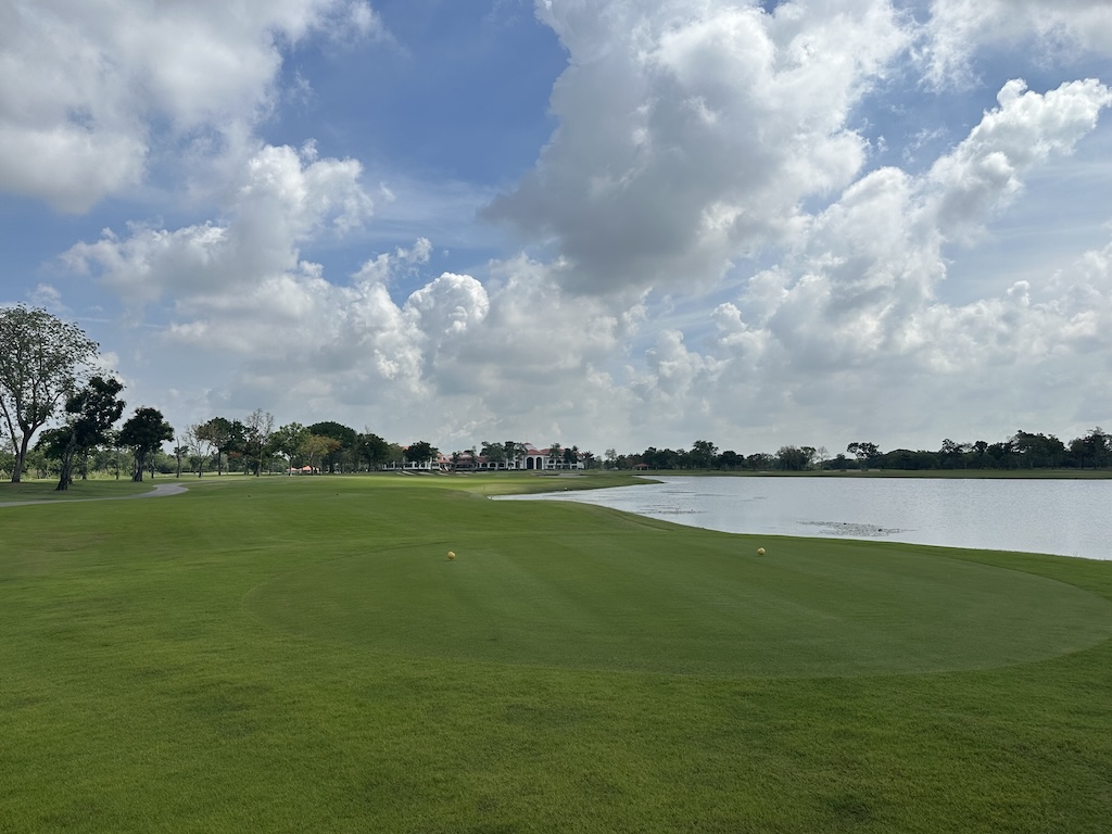 2023年にリニューアルオープンしたゴルフ場「フェニックス ゴールドゴルフ バンコク(PHOENIX GOLD GOLF BANGKOK)」（旧スワンナプームゴルフ＆カントリークラブ ...